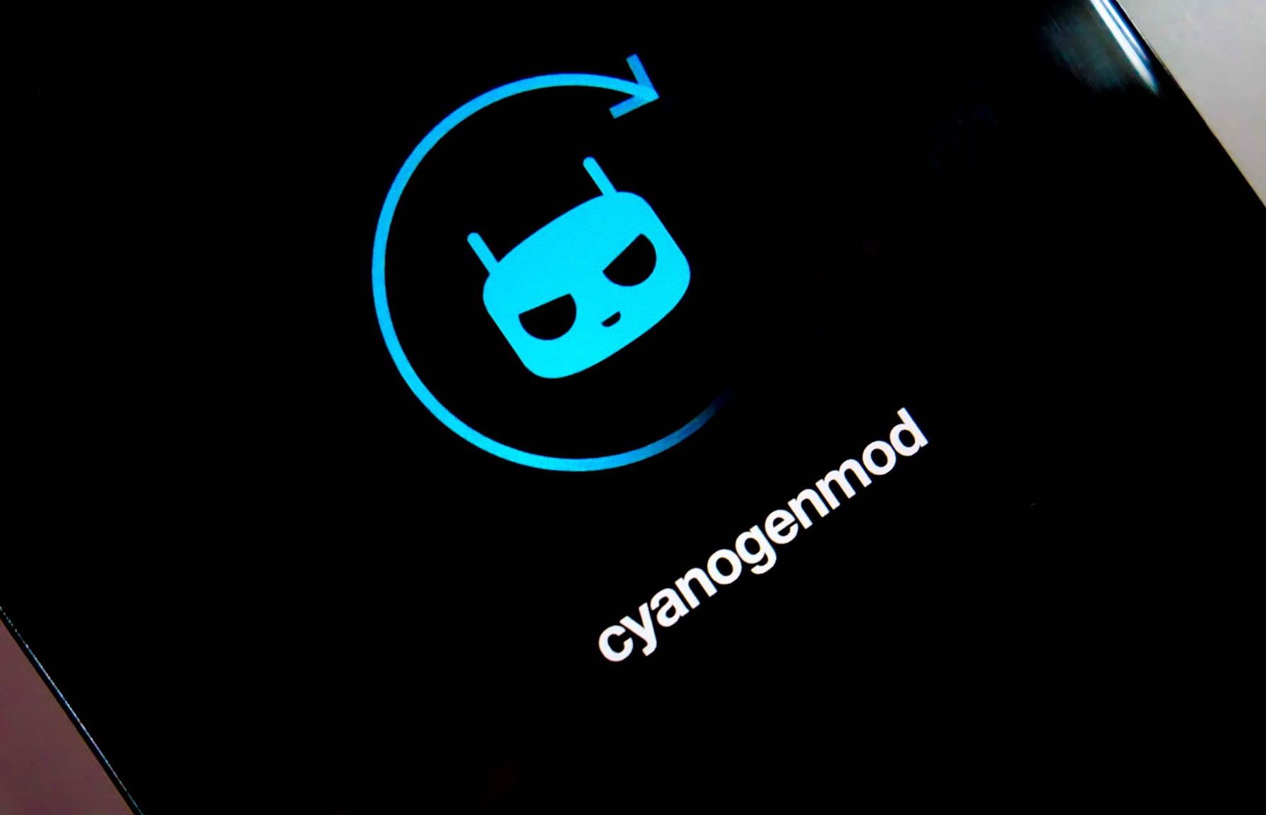 CyanogenMod-Logo-AH-1 – Android World | عالم الأندرويد