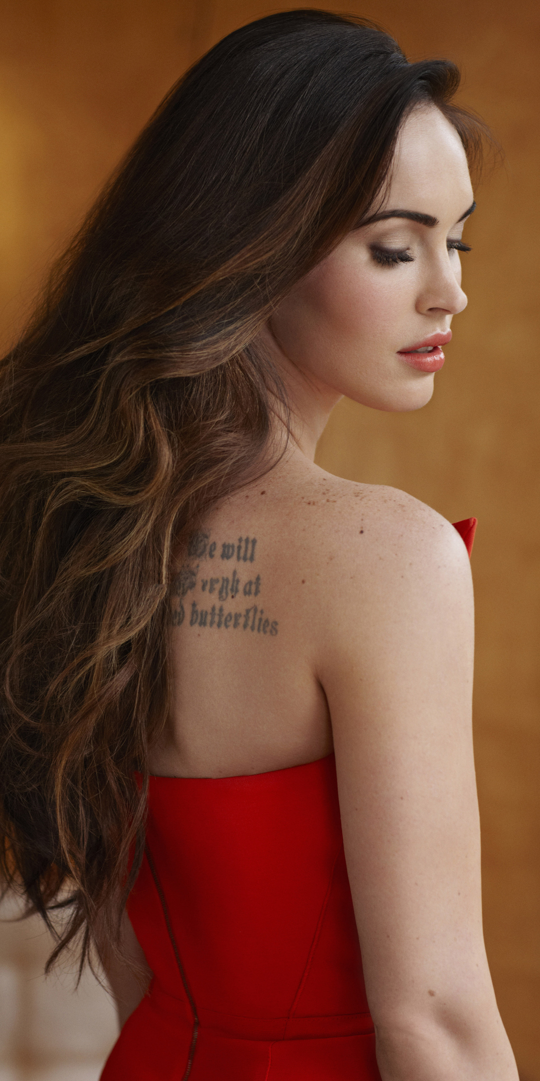 megan-fox-marie-claire-4k-r4-1080×2160 – Android World | عالم الأندرويد